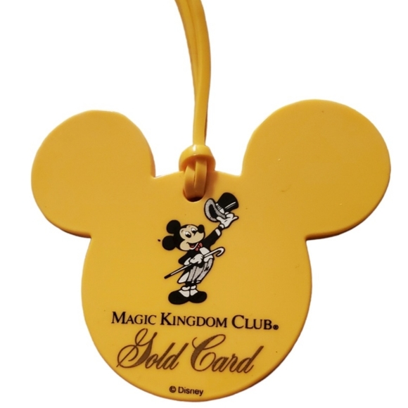 Disney | Other | Vintage Magic Kingdom Club Gold Card Luggage Tag ...